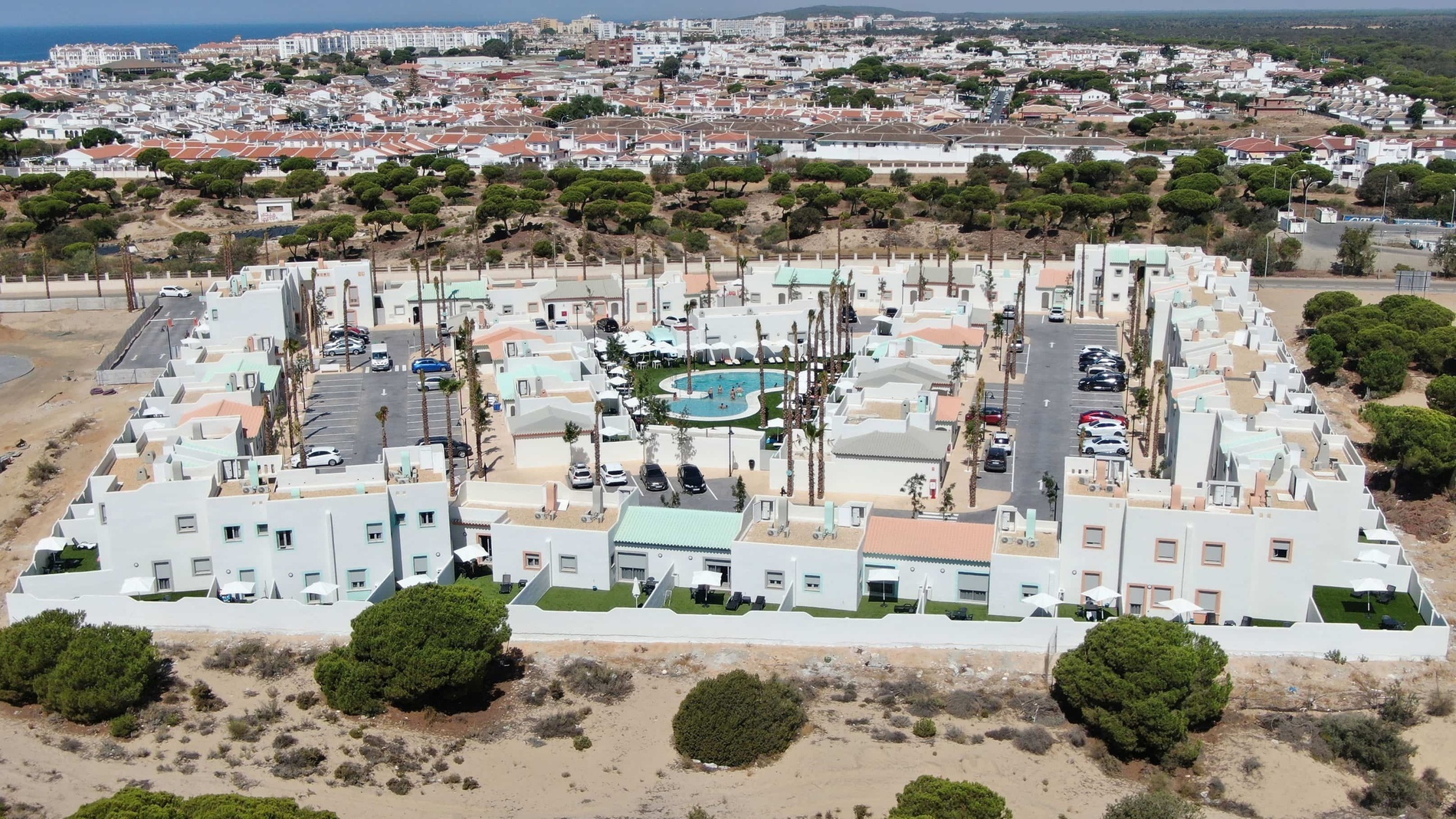 On City Resort (Complejo turístico de 2 llaves) - Turismo de Almonte